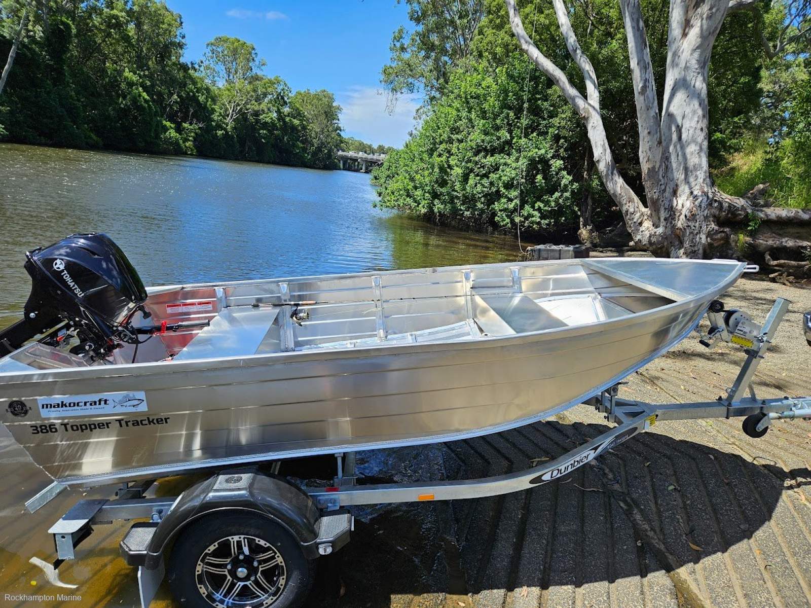 NEW 386 MAKOCRAFT TOPPER TRACKER ARRIVES!! - Rockhampton Marine